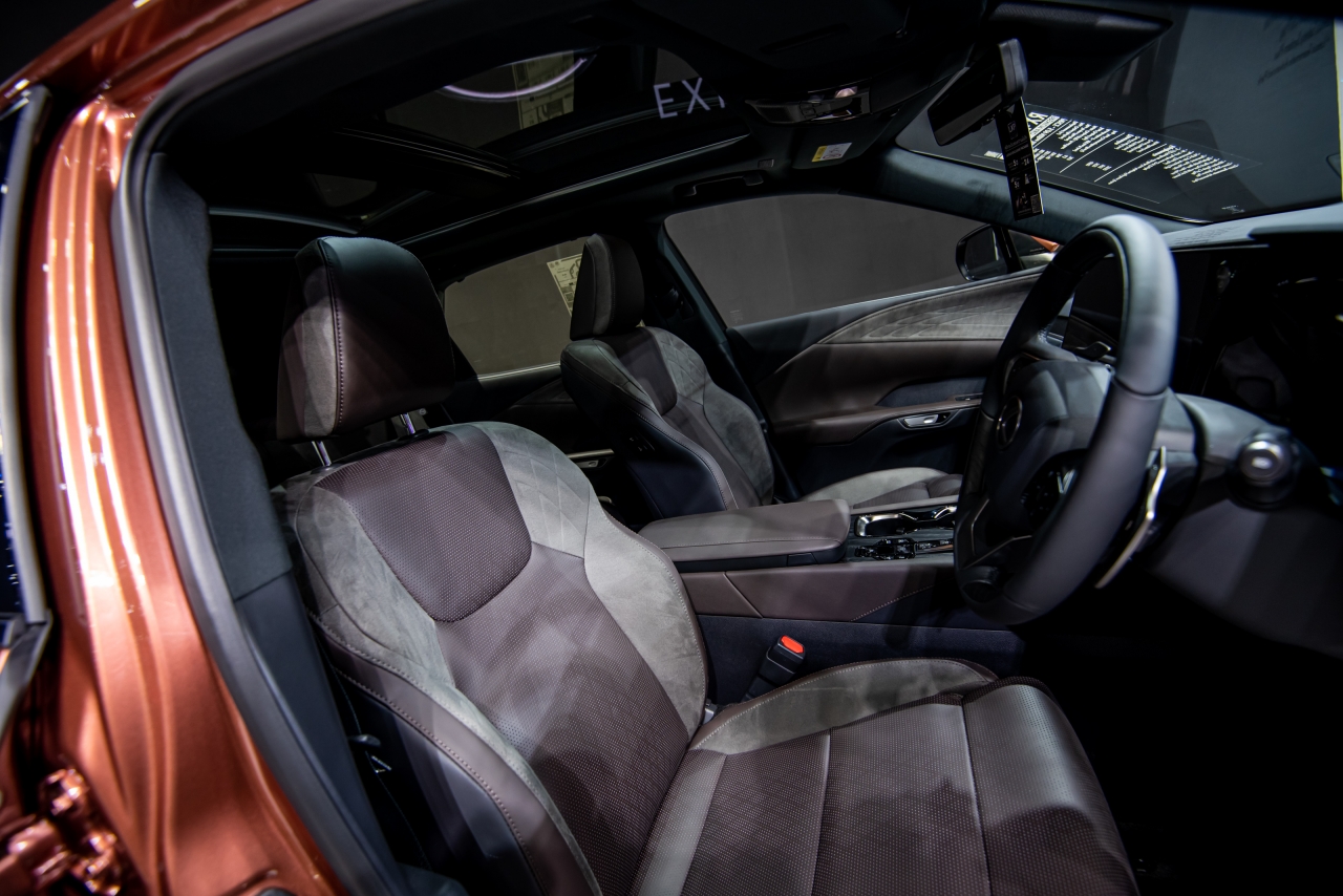 เลกซัสโชว์รถใหม่ Lexus RX 450h+ อเนกประสงค์ PHEV ตัวล่าสุด ที่งาน Motor Expo 2022 | AUTODEFT ...